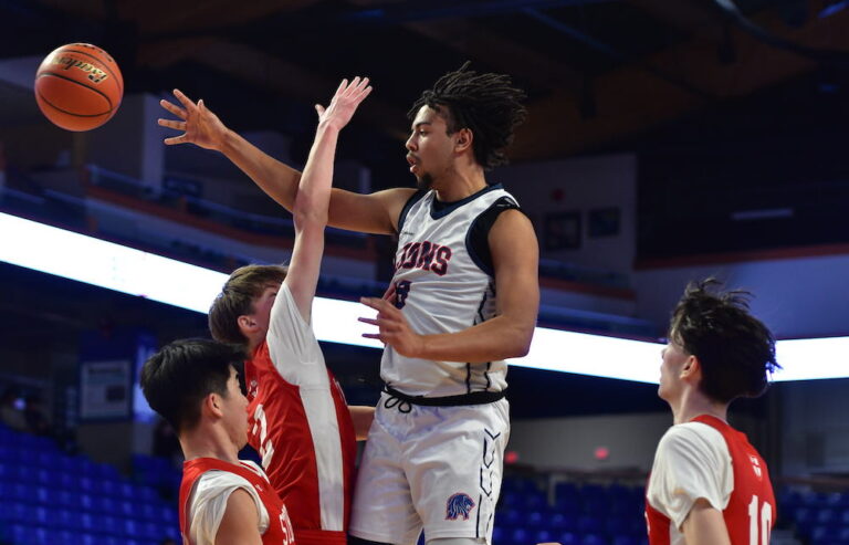 4A Boys: On a night when ‘O’ boards were gold, Yale’s Nylan Roberts ...